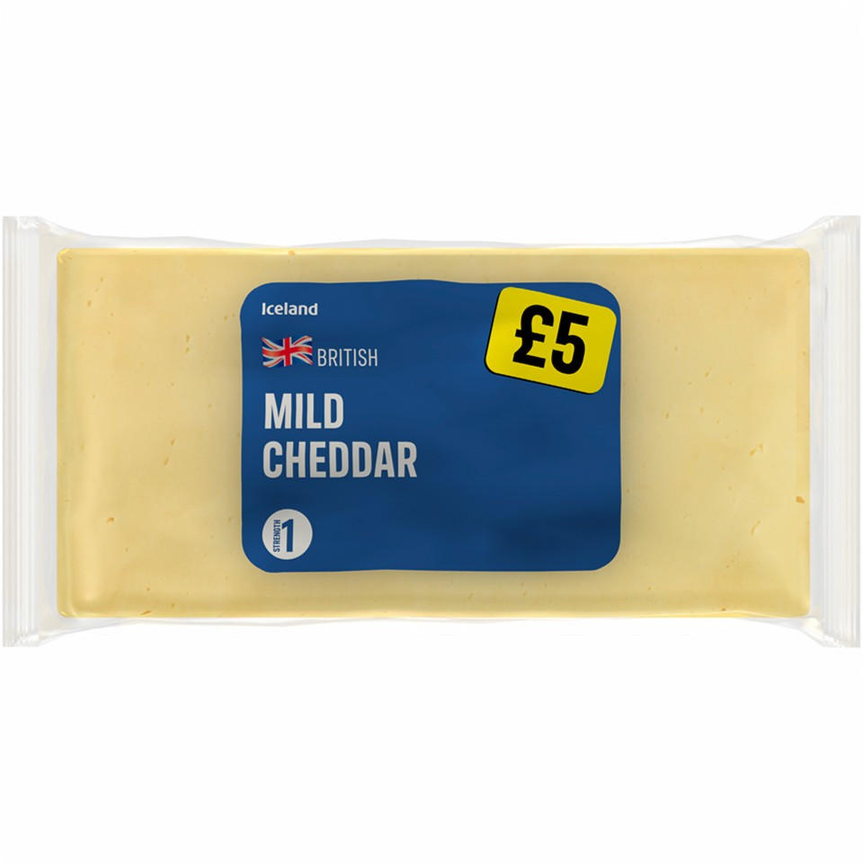 Iceland British Mild Cheddar 730g | Cheddar Cheese | Iceland Foods